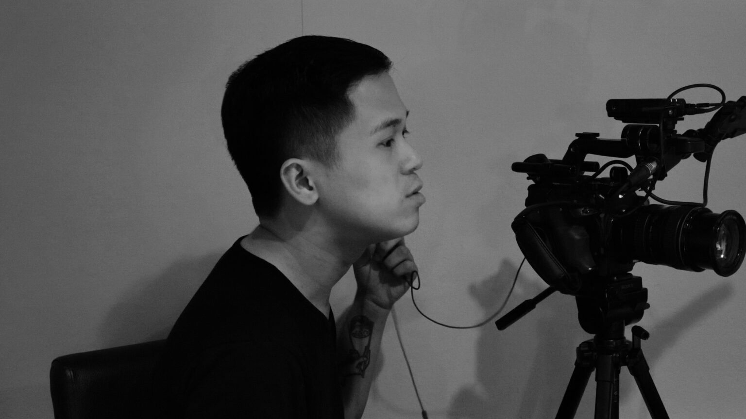 Look Me in the Eyes | 你不願看見的我 - Eye Catcher